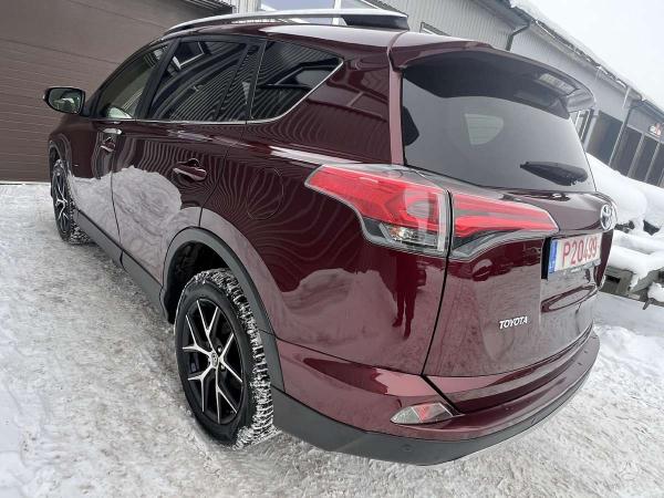Sarkans Toyota RAV4 2015 Panevēža, ar dzinēja tilpumu 2.00 L un nobraukumu 157 tūkst. km par 13799 €, foto 8 vietnē AUTOMOTO.COM.LV