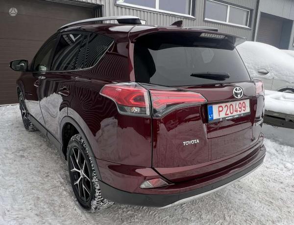 Sarkans Toyota RAV4 2015 Panevēža, ar dzinēja tilpumu 2.00 L un nobraukumu 157 tūkst. km par 13799 €, foto 10 vietnē AUTOMOTO.COM.LV