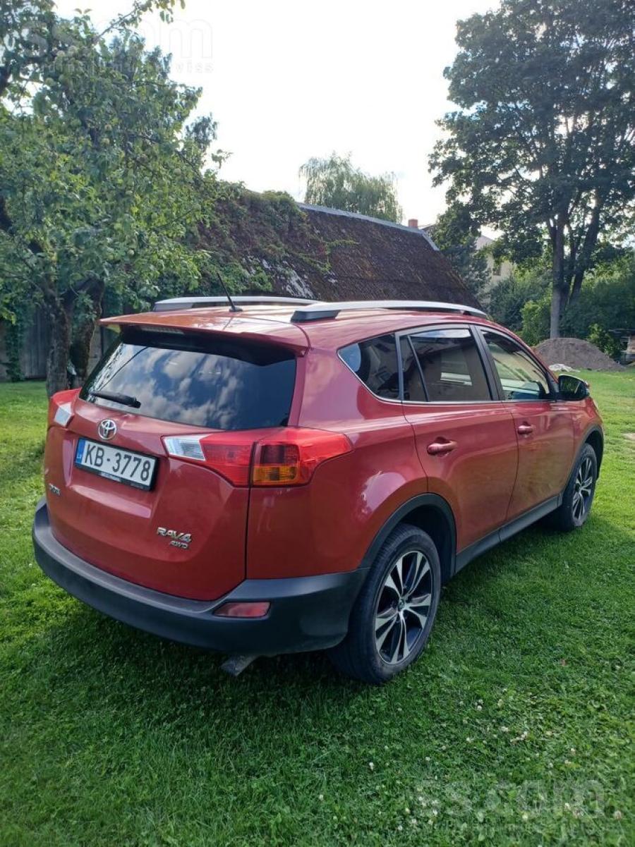Sarkans Toyota RAV4 2015 Madona, ar dzinēja tilpumu 2.00 L un nobraukumu 236 tūkst. km par 13250 €, foto 4 vietnē AUTOMOTO.COM.LV