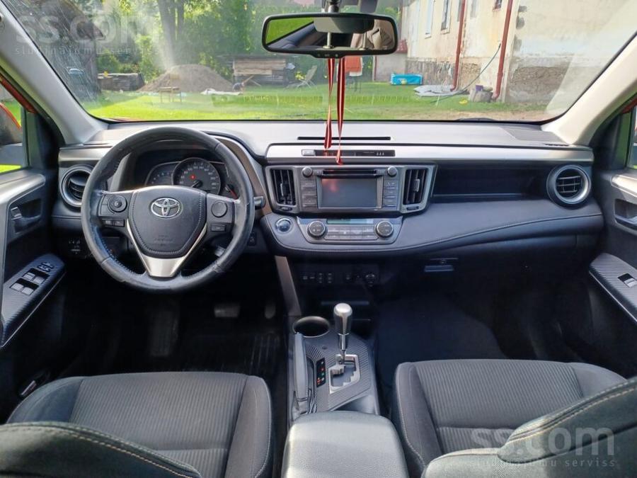 Sarkans Toyota RAV4 2015 Madona, ar dzinēja tilpumu 2.00 L un nobraukumu 236 tūkst. km par 13250 €, foto 7 vietnē AUTOMOTO.COM.LV