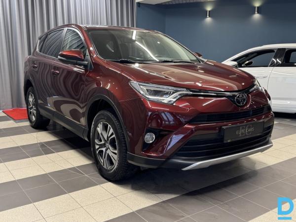 Sarkans Toyota RAV4 2016 Mārupe, ar dzinēja tilpumu 2.00 L un nobraukumu 184 tūkst. km par 13990 €, foto 2 vietnē AUTOMOTO.COM.LV
