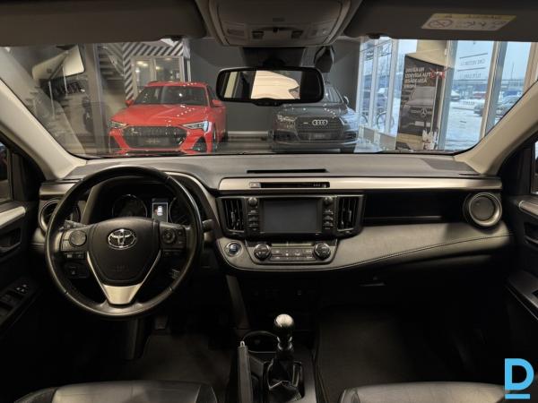 Sarkans Toyota RAV4 2016 Mārupe, ar dzinēja tilpumu 2.00 L un nobraukumu 184 tūkst. km par 13990 €, foto 9 vietnē AUTOMOTO.COM.LV