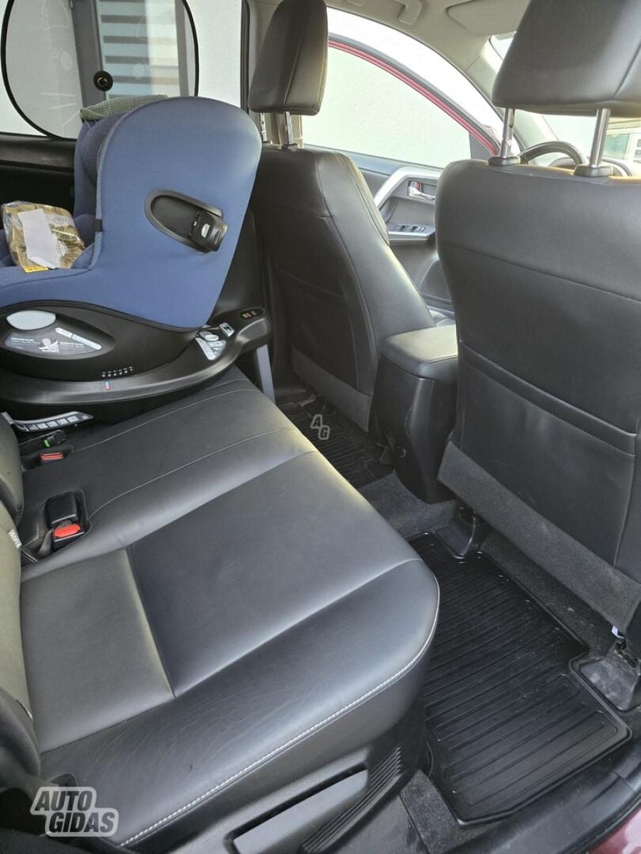 Sarkans Toyota RAV4 2016 Viļņa, ar dzinēja tilpumu 2.50 L un nobraukumu 280 tūkst. km par 15300 €, foto 17 vietnē AUTOMOTO.COM.LV