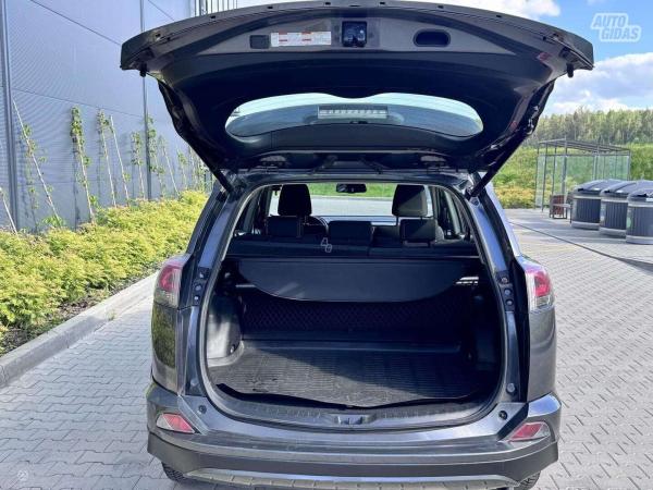 Sarkans Toyota RAV4 2016 Viļņa, ar dzinēja tilpumu 0.00 L un nobraukumu 199 tūkst. km par 16350 €, foto 10 vietnē AUTOMOTO.COM.LV