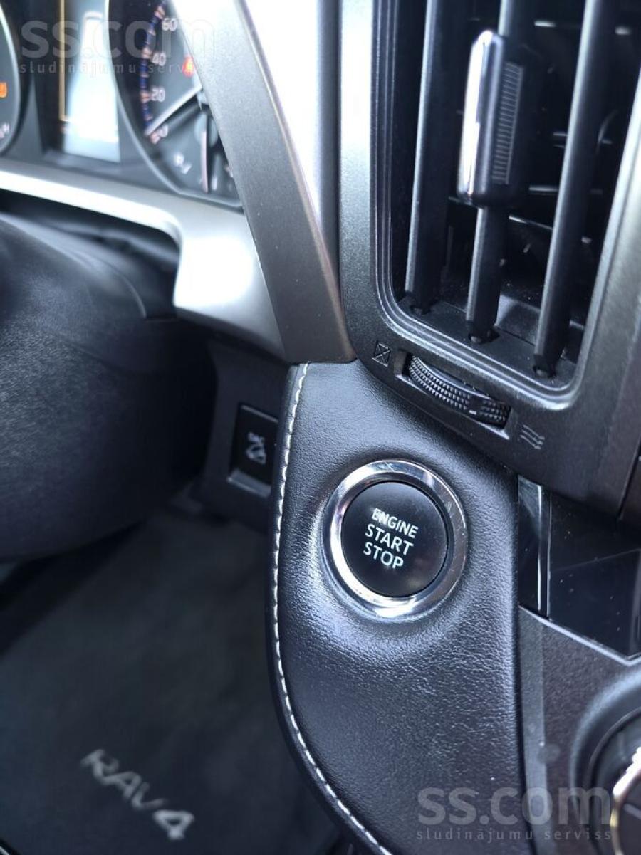 Sarkans Toyota RAV4 2016 Rīga, ar dzinēja tilpumu 2.00 L un nobraukumu 131 tūkst. km par 16500 €, foto 12 vietnē AUTOMOTO.COM.LV