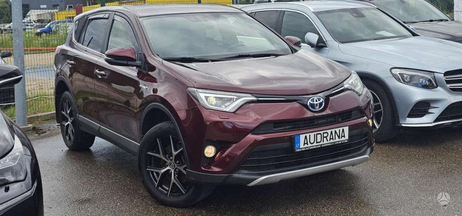 Sarkans Toyota RAV4 2016 Kauņa, ar dzinēja tilpumu 2.49 L un nobraukumu 269 tūkst. km par 16750 €, foto 1 vietnē AUTOMOTO.COM.LV