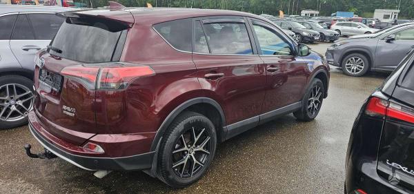 Sarkans Toyota RAV4 2016 Kauņa, ar dzinēja tilpumu 2.49 L un nobraukumu 269 tūkst. km par 16750 €, foto 3 vietnē AUTOMOTO.COM.LV