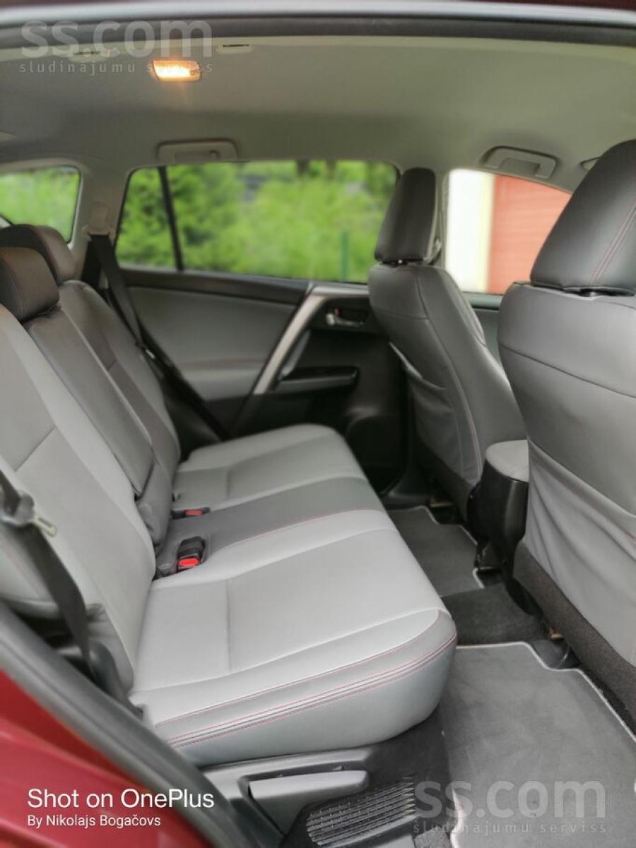 Sarkans Toyota RAV4 2016 Rīga, ar dzinēja tilpumu 2.50 L un nobraukumu 102 tūkst. km par 19900 €, foto 13 vietnē AUTOMOTO.COM.LV