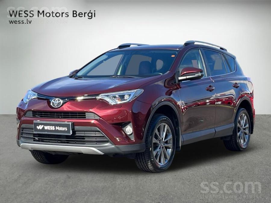 Red Toyota RAV4 2016 in Riga, with an engine capacity of 2.50 L and mileage of 216 thousand km for 16490 €, photo 1 on AUTOMOTO.COM.LV