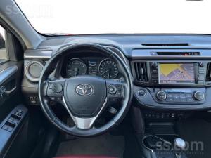 Red Toyota RAV4 2016 in Riga, with an engine capacity of 2.50 L and mileage of 216 thousand km for 16490 €, photo 10 on AUTOMOTO.COM.LV
