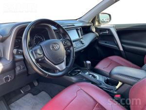 Red Toyota RAV4 2016 in Riga, with an engine capacity of 2.50 L and mileage of 216 thousand km for 16490 €, photo 12 on AUTOMOTO.COM.LV