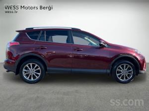 Red Toyota RAV4 2016 in Riga, with an engine capacity of 2.50 L and mileage of 216 thousand km for 16490 €, photo 25 on AUTOMOTO.COM.LV