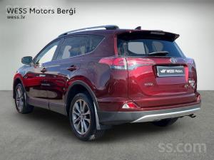 Red Toyota RAV4 2016 in Riga, with an engine capacity of 2.50 L and mileage of 216 thousand km for 16490 €, photo 26 on AUTOMOTO.COM.LV
