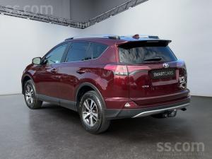 Sarkans Toyota RAV4 2016 Rīga, ar dzinēja tilpumu 2.00 L un nobraukumu 251 tūkst. km par 14260 €, foto 4 vietnē AUTOMOTO.COM.LV