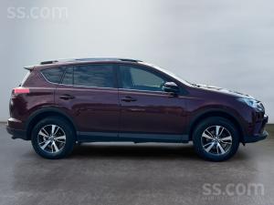 Sarkans Toyota RAV4 2016 Rīga, ar dzinēja tilpumu 2.00 L un nobraukumu 251 tūkst. km par 14260 €, foto 7 vietnē AUTOMOTO.COM.LV