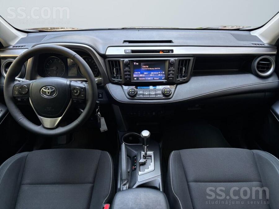 Sarkans Toyota RAV4 2016 Rīga, ar dzinēja tilpumu 2.00 L un nobraukumu 251 tūkst. km par 14260 €, foto 11 vietnē AUTOMOTO.COM.LV