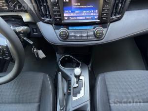 Sarkans Toyota RAV4 2016 Rīga, ar dzinēja tilpumu 2.00 L un nobraukumu 251 tūkst. km par 14260 €, foto 12 vietnē AUTOMOTO.COM.LV