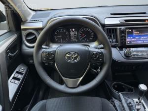 Sarkans Toyota RAV4 2016 Rīga, ar dzinēja tilpumu 2.00 L un nobraukumu 251 tūkst. km par 14260 €, foto 13 vietnē AUTOMOTO.COM.LV