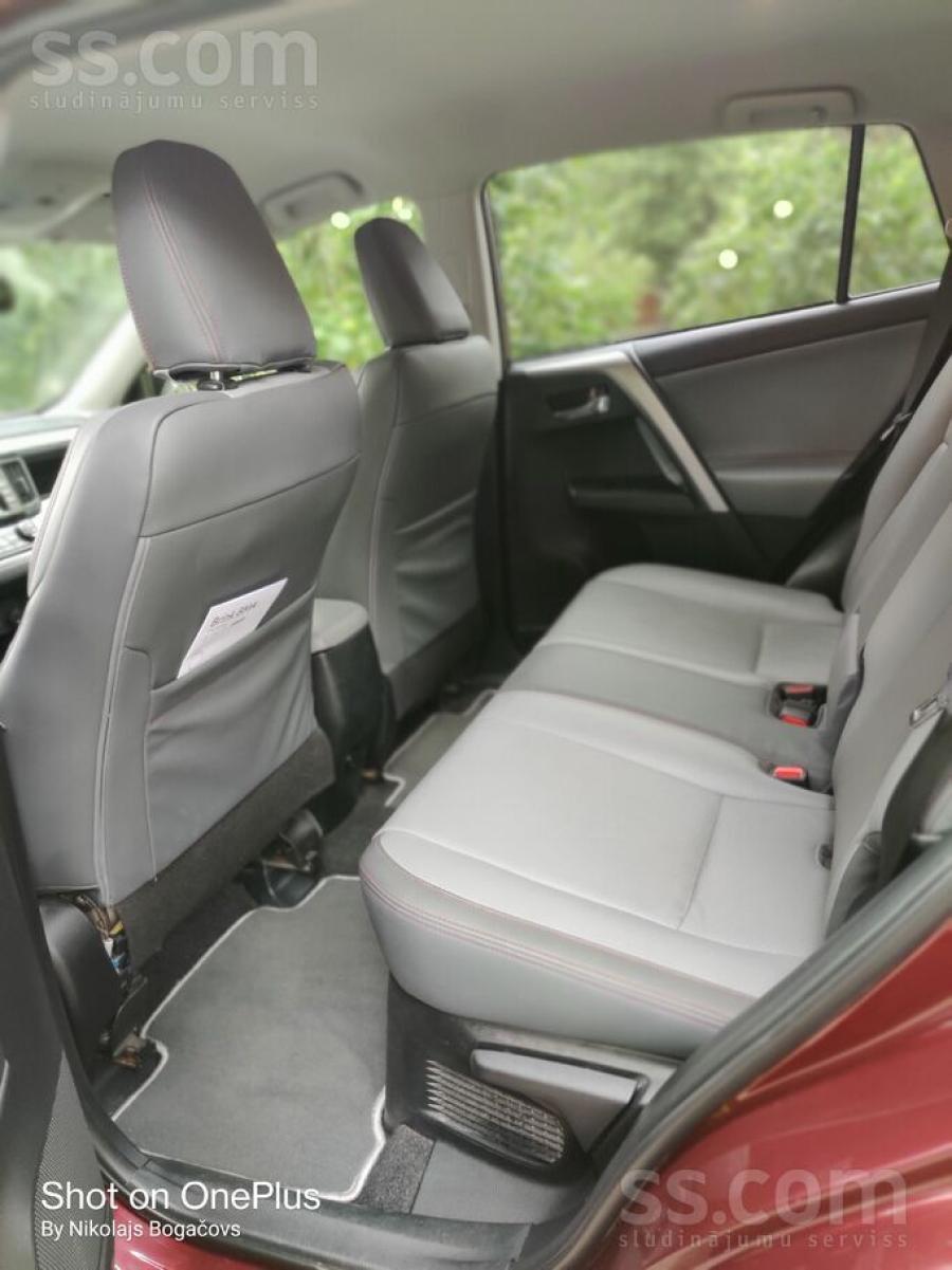 Sarkans Toyota RAV4 2016 Rīga, ar dzinēja tilpumu 2.50 L un nobraukumu 102 tūkst. km par 18800 €, foto 6 vietnē AUTOMOTO.COM.LV