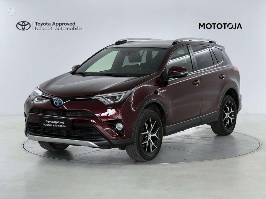 Red Toyota RAV4 2016 in Vilnius, with an engine capacity of 2.49 L and mileage of 150 thousand km for 18900 €, photo 1 on AUTOMOTO.COM.LV