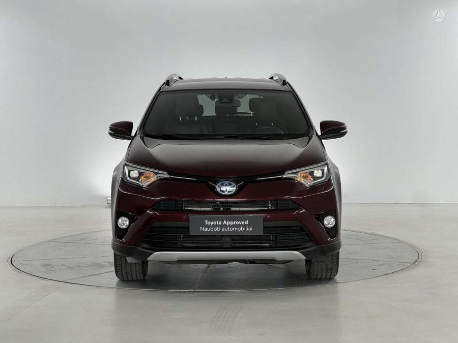 Red Toyota RAV4 2016 in Vilnius, with an engine capacity of 2.49 L and mileage of 150 thousand km for 18900 €, photo 6 on AUTOMOTO.COM.LV