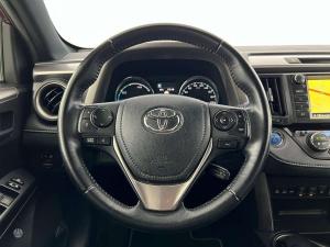 Red Toyota RAV4 2016 in Vilnius, with an engine capacity of 2.49 L and mileage of 150 thousand km for 18900 €, photo 13 on AUTOMOTO.COM.LV