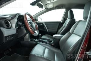 Sarkans Toyota RAV4 2016 Rīga, ar dzinēja tilpumu 2.50 L un nobraukumu 102 tūkst. km par 17900 €, foto 5 vietnē AUTOMOTO.COM.LV