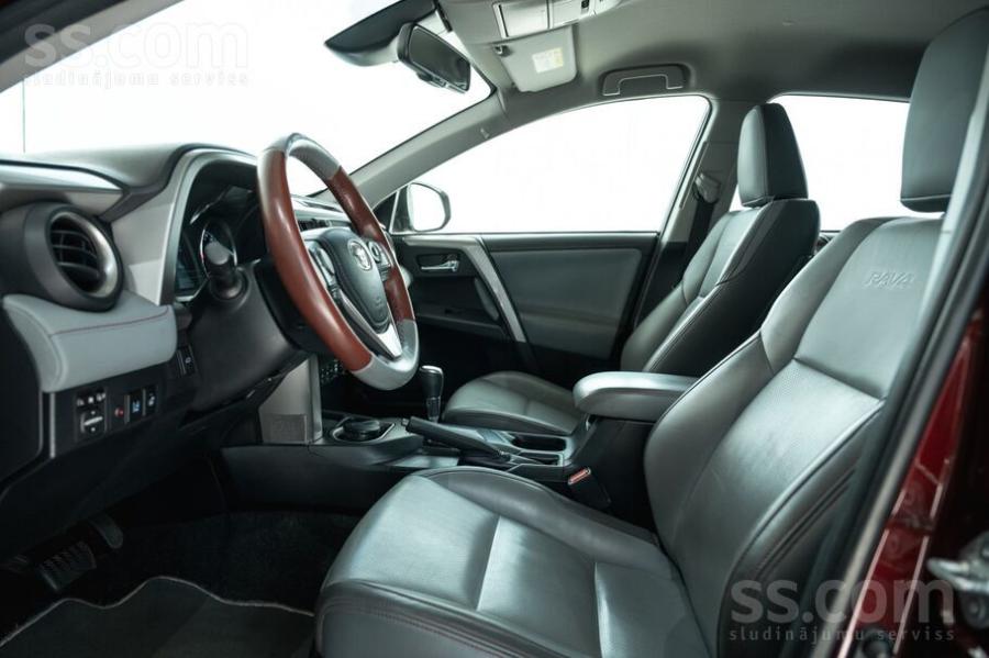 Sarkans Toyota RAV4 2016 Rīga, ar dzinēja tilpumu 2.50 L un nobraukumu 102 tūkst. km par 17900 €, foto 5 vietnē AUTOMOTO.COM.LV