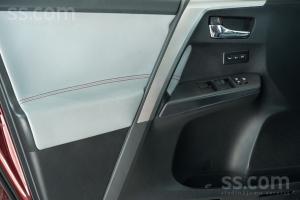 Sarkans Toyota RAV4 2016 Rīga, ar dzinēja tilpumu 2.50 L un nobraukumu 102 tūkst. km par 17900 €, foto 17 vietnē AUTOMOTO.COM.LV