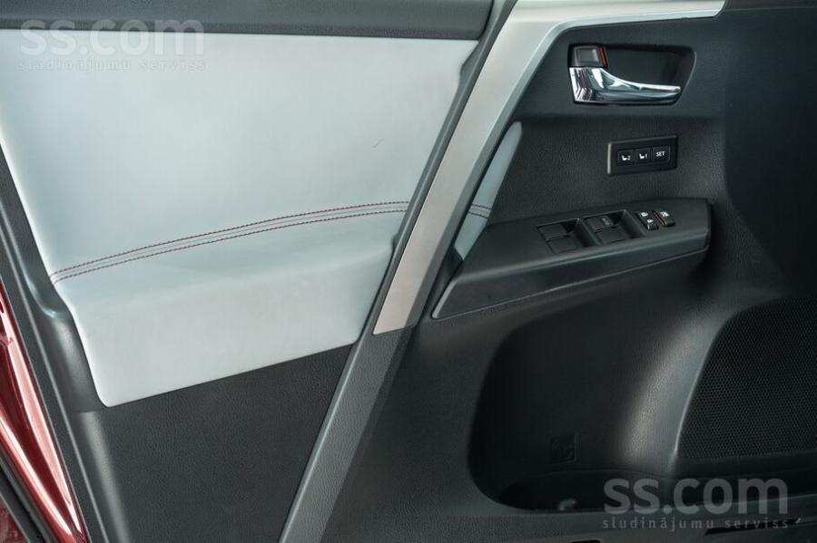 Sarkans Toyota RAV4 2016 Rīga, ar dzinēja tilpumu 2.50 L un nobraukumu 102 tūkst. km par 17900 €, foto 17 vietnē AUTOMOTO.COM.LV