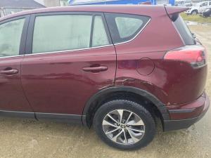 Sarkans Toyota RAV4 2016 Tauragė, ar dzinēja tilpumu 2.49 L un nobraukumu 301 tūkst. km par 7700 €, foto 15 vietnē AUTOMOTO.COM.LV