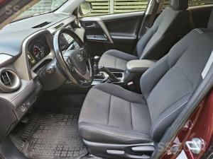 Red Toyota RAV4 2016 in Tukums, with an engine capacity of 2.00 L and mileage of 142 thousand km for 13500 €, photo 6 on AUTOMOTO.COM.LV