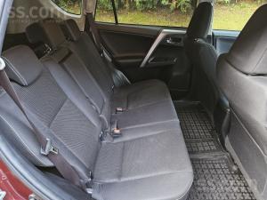 Red Toyota RAV4 2016 in Tukums, with an engine capacity of 2.00 L and mileage of 142 thousand km for 13500 €, photo 7 on AUTOMOTO.COM.LV