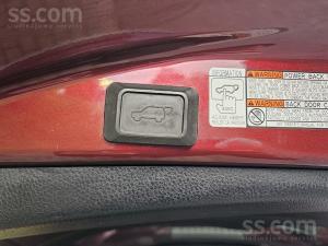 Red Toyota RAV4 2016 in Tukums, with an engine capacity of 2.00 L and mileage of 142 thousand km for 13500 €, photo 9 on AUTOMOTO.COM.LV