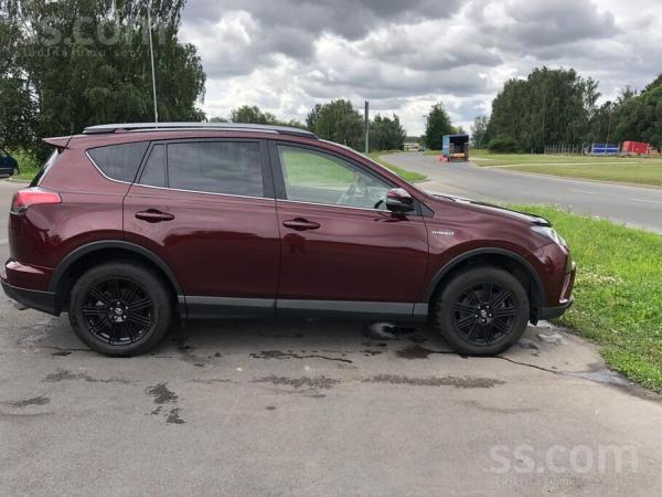 Sarkans Toyota RAV4 2017 Rīga, ar dzinēja tilpumu 2.50 L un nobraukumu 99 tūkst. km par 1000 €, foto 3 vietnē AUTOMOTO.COM.LV