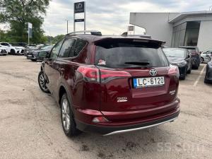 Sarkans Toyota RAV4 2017 Rīga, ar dzinēja tilpumu 2.00 L un nobraukumu 176 tūkst. km par 16700 €, foto 2 vietnē AUTOMOTO.COM.LV