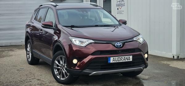Red Toyota RAV4 2017 in Kaunas, with an engine capacity of 2.50 L and mileage of 173 thousand km for 18750 €, photo 1 on AUTOMOTO.COM.LV