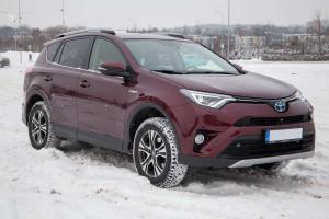 Red Toyota RAV4 2017 in Vilnius, with an engine capacity of 2.49 L and mileage of 62 thousand km for 18900 €, photo 7 on AUTOMOTO.COM.LV