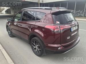 Sarkans Toyota RAV4 2017 Jūrmala, ar dzinēja tilpumu 2.50 L un nobraukumu 196 tūkst. km par 19800 €, foto 5 vietnē AUTOMOTO.COM.LV