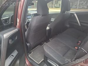 Sarkans Toyota RAV4 2017 Jūrmala, ar dzinēja tilpumu 2.50 L un nobraukumu 196 tūkst. km par 19800 €, foto 7 vietnē AUTOMOTO.COM.LV
