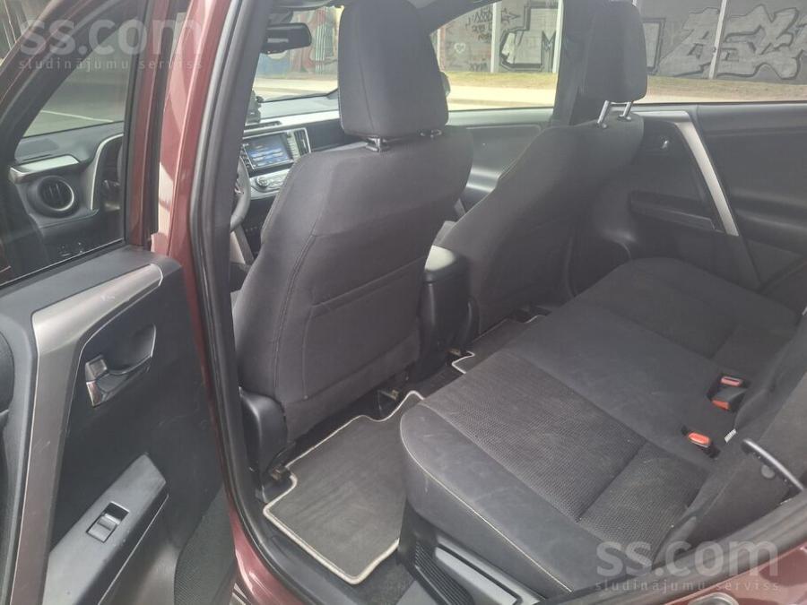 Sarkans Toyota RAV4 2017 Jūrmala, ar dzinēja tilpumu 2.50 L un nobraukumu 196 tūkst. km par 19800 €, foto 7 vietnē AUTOMOTO.COM.LV