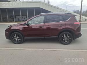 Sarkans Toyota RAV4 2017 Jūrmala, ar dzinēja tilpumu 2.50 L un nobraukumu 196 tūkst. km par 19800 €, foto 12 vietnē AUTOMOTO.COM.LV