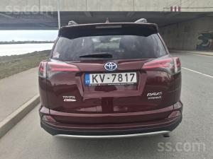 Sarkans Toyota RAV4 2017 Jūrmala, ar dzinēja tilpumu 2.50 L un nobraukumu 196 tūkst. km par 19800 €, foto 15 vietnē AUTOMOTO.COM.LV