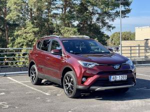 Red Toyota RAV4 2017 in Riga, with an engine capacity of 2.50 L and mileage of 106 thousand km for 18400 €, photo  on AUTOMOTO.COM.LV