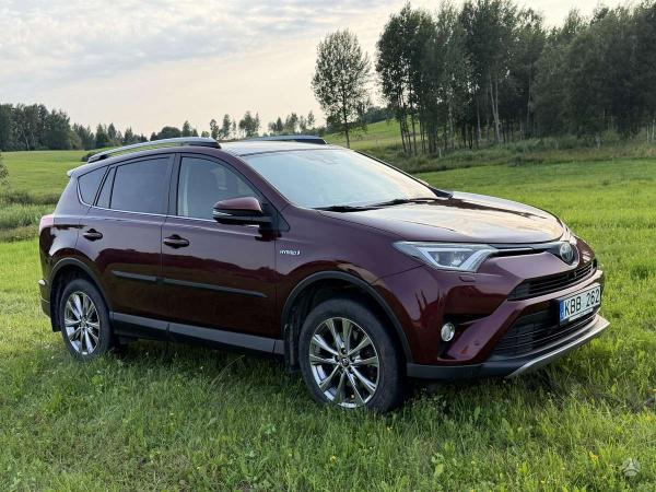 Sarkans Toyota RAV4 2017 Viļņa, ar dzinēja tilpumu 2.49 L un nobraukumu 108 tūkst. km par 20500 €, foto 1 vietnē AUTOMOTO.COM.LV