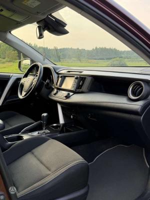 Sarkans Toyota RAV4 2017 Viļņa, ar dzinēja tilpumu 2.49 L un nobraukumu 108 tūkst. km par 20500 €, foto 7 vietnē AUTOMOTO.COM.LV