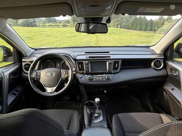 Sarkans Toyota RAV4 2017 Viļņa, ar dzinēja tilpumu 2.49 L un nobraukumu 108 tūkst. km par 20500 €, foto 7 vietnē AUTOMOTO.COM.LV