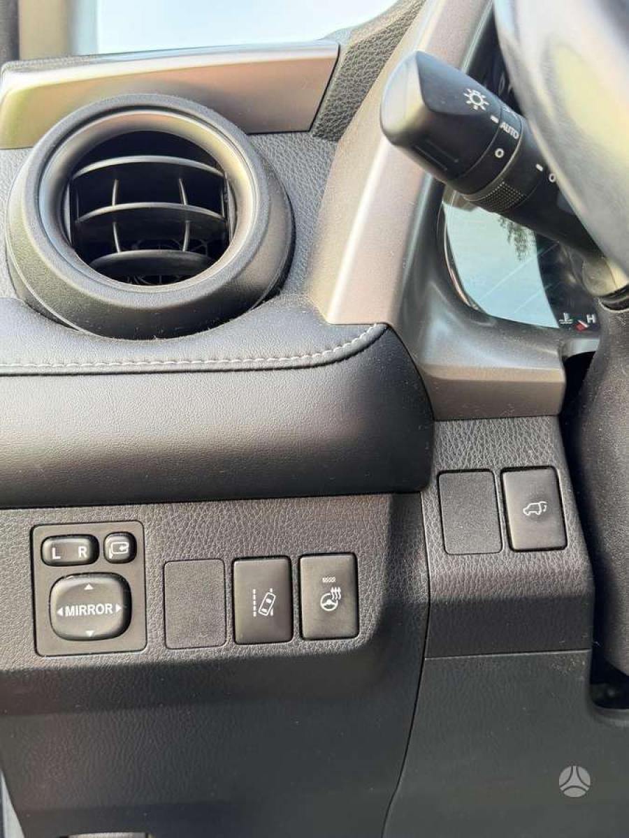 Sarkans Toyota RAV4 2017 Viļņa, ar dzinēja tilpumu 2.49 L un nobraukumu 108 tūkst. km par 20500 €, foto 11 vietnē AUTOMOTO.COM.LV