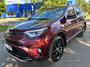 Sarkans Toyota RAV4 2017 Paide, ar dzinēja tilpumu 2.00 L un nobraukumu 198 tūkst. km par 14990 €, foto  vietnē AUTOMOTO.COM.LV