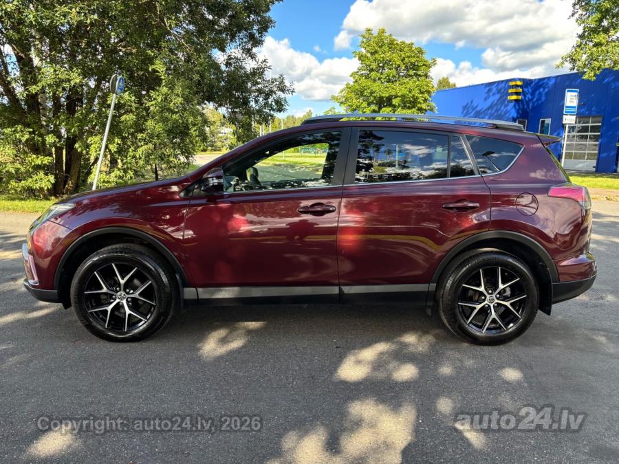 Sarkans Toyota RAV4 2017 Paide, ar dzinēja tilpumu 2.00 L un nobraukumu 198 tūkst. km par 14990 €, foto 4 vietnē AUTOMOTO.COM.LV
